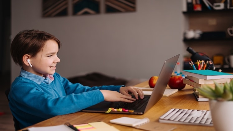 How to Assess Your Child’s Progress in Online School Programs
