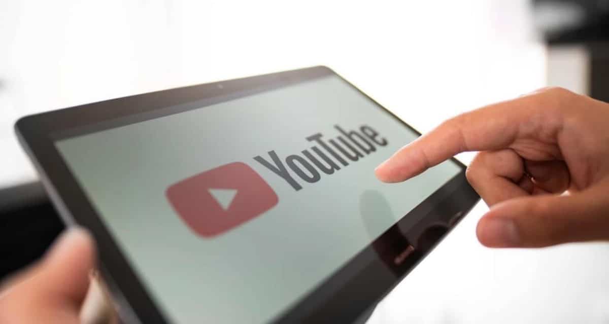 How to Stay Safe While Watching YouTube Videos